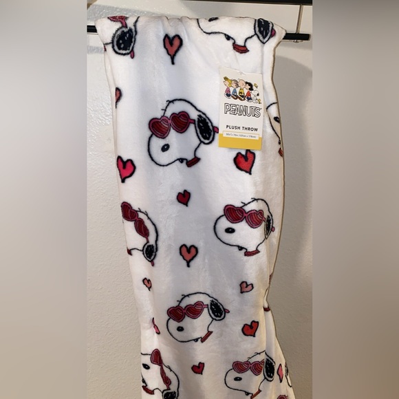 Peanuts | Bedding | Snoopy Throw Blanket Valentines Day | Poshmark